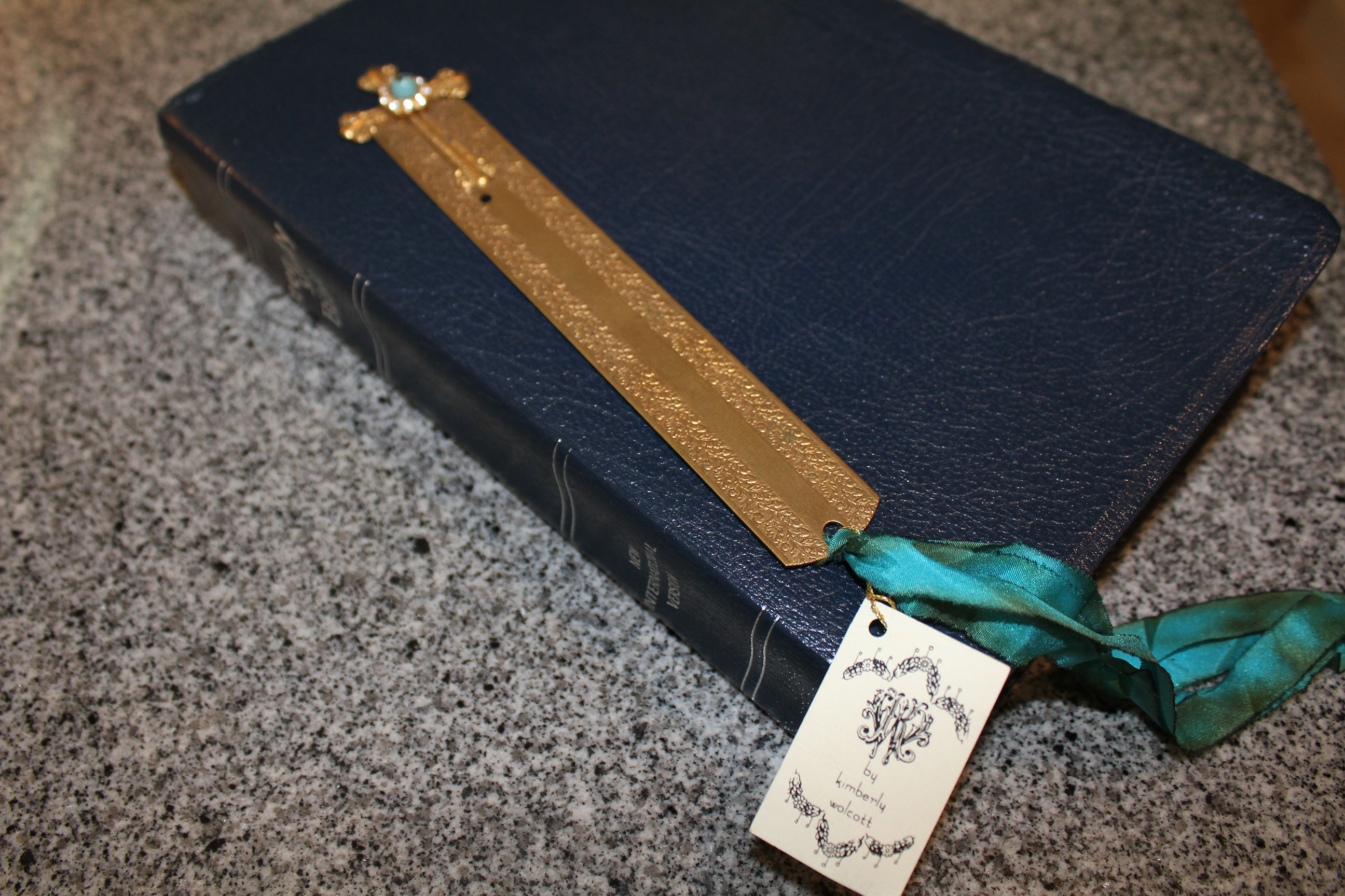 M0016 - Metal Bookmark with Cross - Preowned